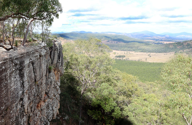 Abseiler Dies On Cliff Face - southburnett.com.au