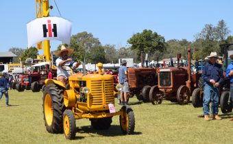 Vintage Rally Attracts Young And Old - southburnett.com.au
