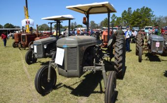 Vintage Rally Attracts Young And Old - southburnett.com.au
